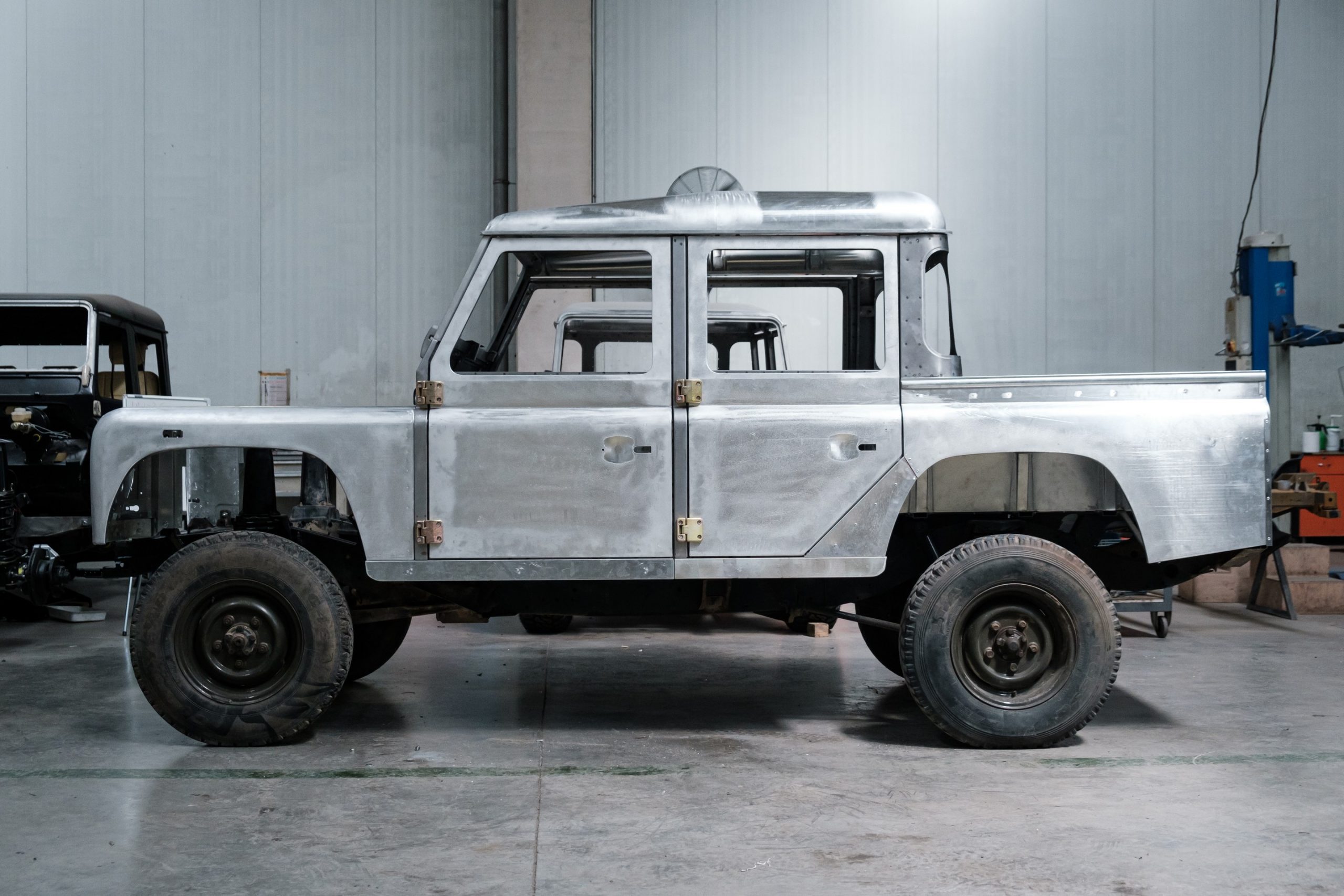 Land Rover Defender 110 – Key Garage